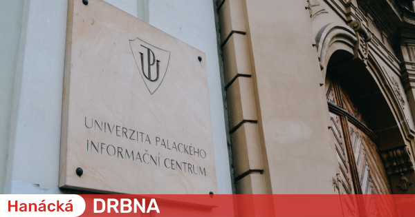 Univerzita Palackého posiluje bezpečnost. Reaguje tak na včerejší střelbu v Praze