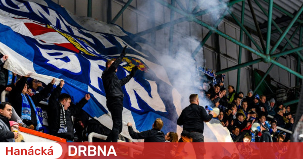 HC Olomouc zakázal Komeťákům bubny, vlajky a choreo. Fanoušci Mory ...