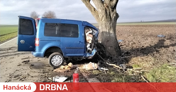Při nehodě u Olšan na Prostějovsku dnes dopoledne zemřel třiačtyřicetiletý řidič. S autem ...