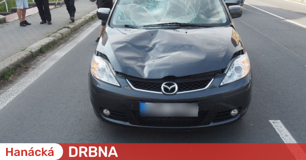Důchodkyni v Šumperku srazilo auto, vstoupila mu do cesty. Policie ...