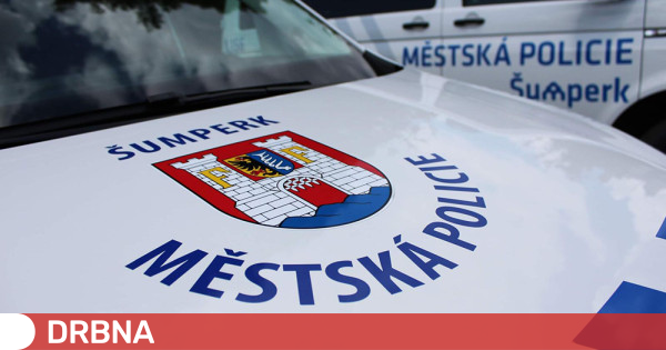 Opilec v šumperském obchodě stříkal šlehačku po lidech. Strážníci ho ...