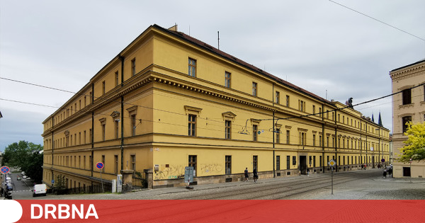 Univerzita Palackého v Olomouci schválila strategickou investici, koupí Hanácká kasárna