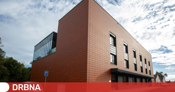 Moderní prostory pro cenné písemnosti. Univerzita Palackého dokončila novou budovu archivu