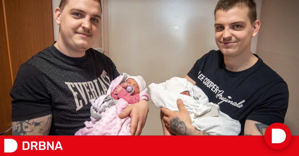 Náhoda v olomoucké porodnici. Dvojčatům se narodily děti ve stejný den