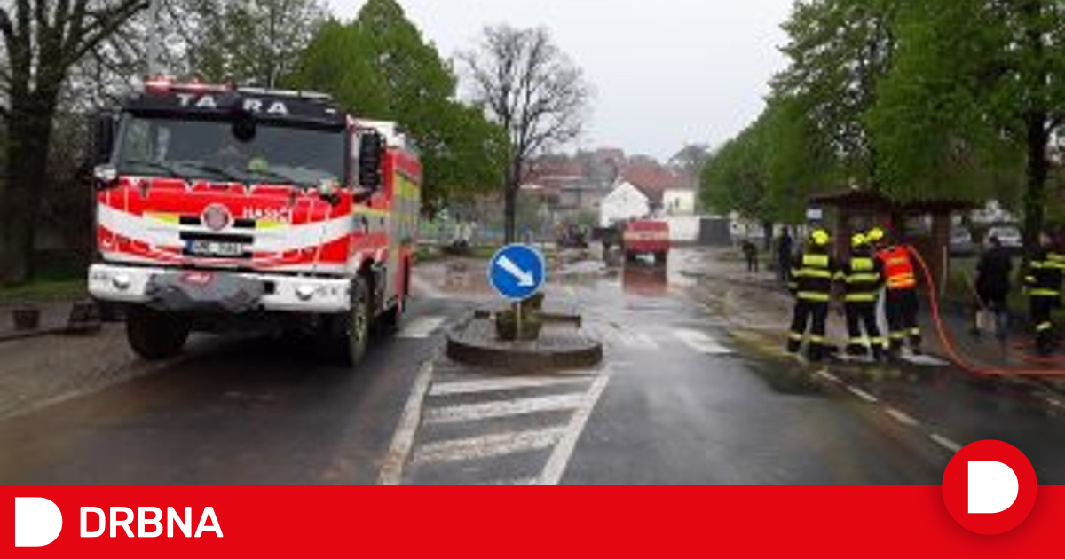 VIDEO: Kroupy a bahno splavené do domů. Silné bouřky zasáhly Hranicko