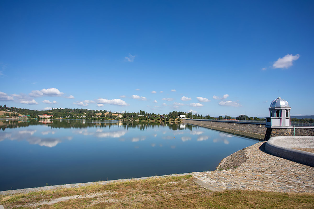 Voda v Plumlově se kazí už před prázdninami. Hygienici upozorňují na ...