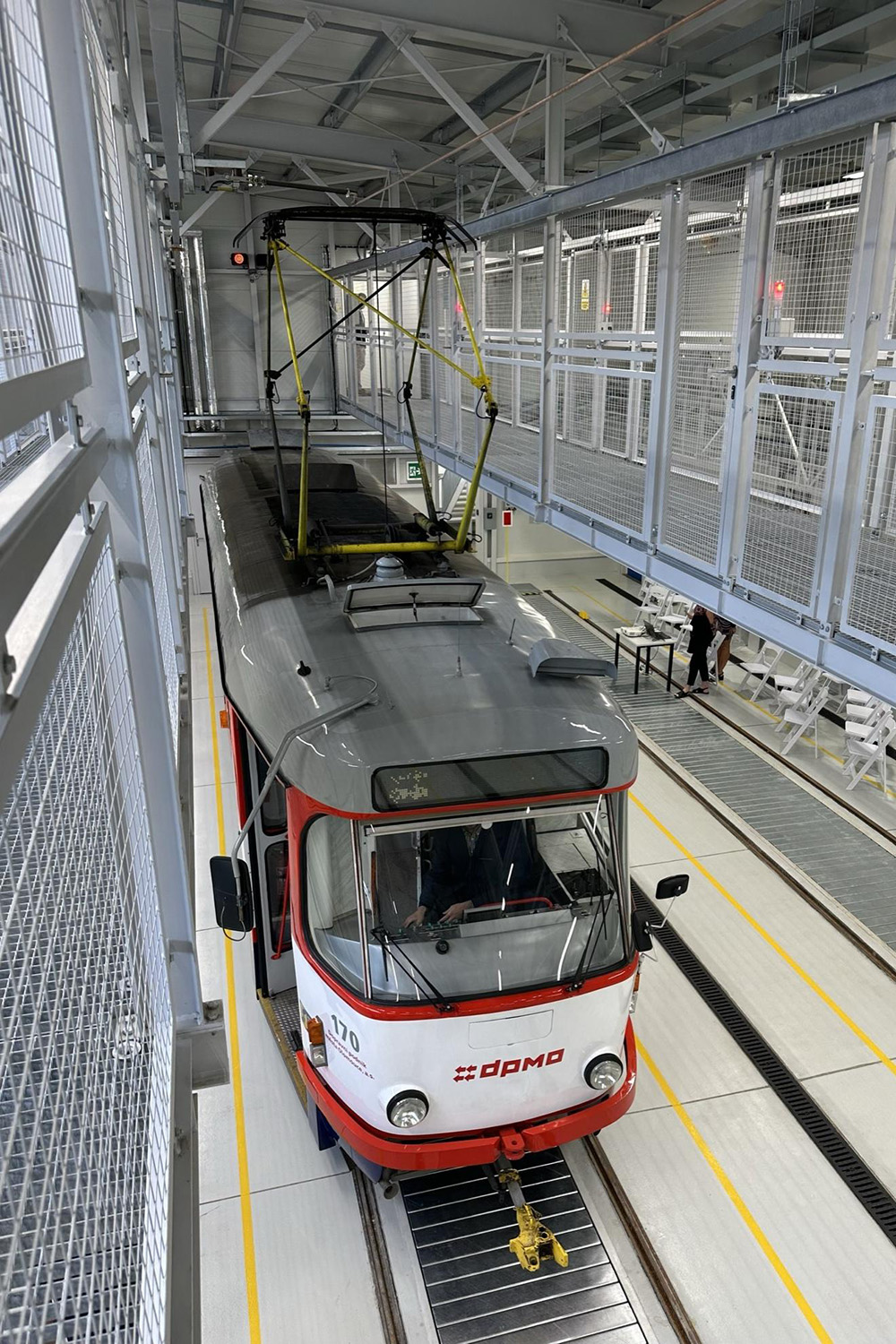 FOTOGALERIE: Stometrová hala pro tramvaje v Olomouci chrání vozy před ...